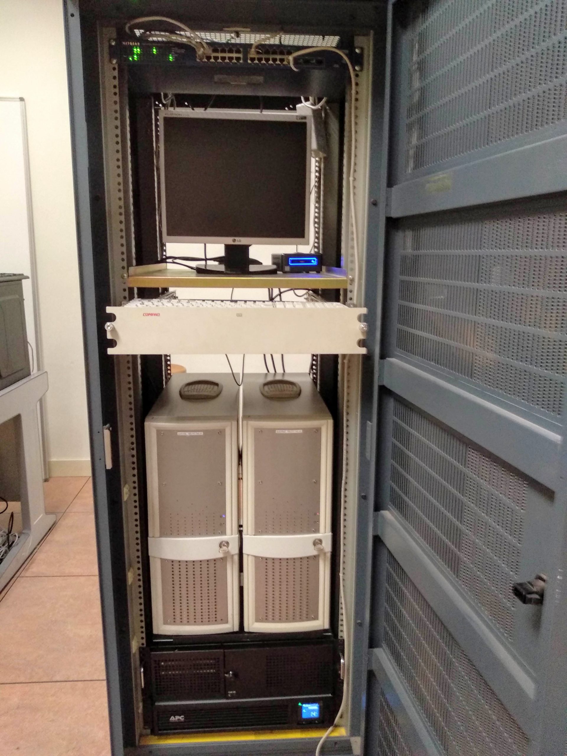Rack (GUL) para alojamiento de guernikas – Laboratorio del Departamento ...